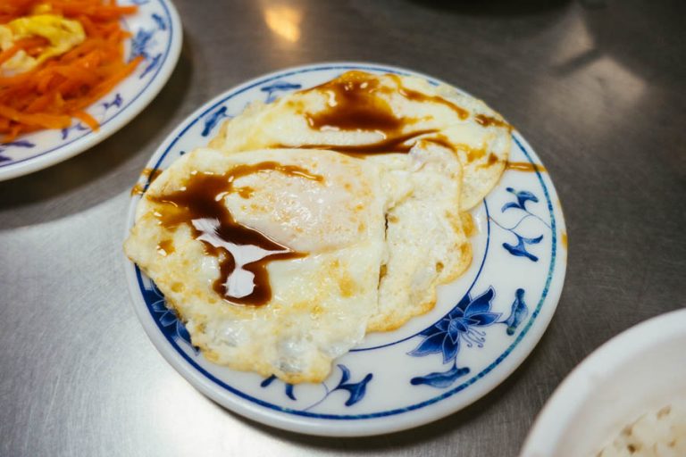 台北「梁記嘉義鶏肉飯」早い、安い、うまい!鶏肉飯の人気店は本当に美味しかった | ぱいせー台湾